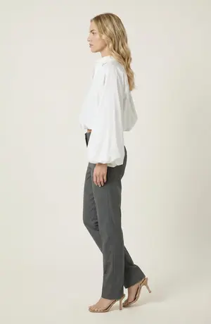MODENAIRE Long Sleeve Cropped Blouse
