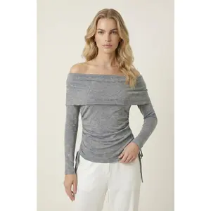 MODENAIRE Off-shoulder Long Sleeve Top