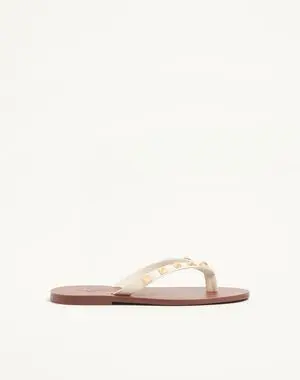 Valentino Garavani Rockstud Calfskin Thong Sandals - Light Ivory