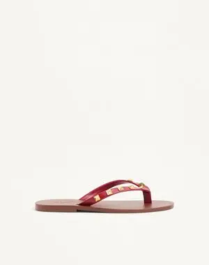 Valentino Garavani Rockstud Calfskin Thong Sandals - Red