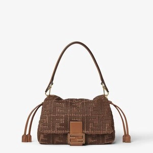 Fendi Mamma Baguette Medium Bag In Woven Raffia