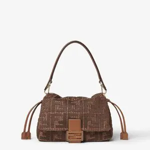 Fendi Mamma Baguette Medium Bag In Woven Raffia