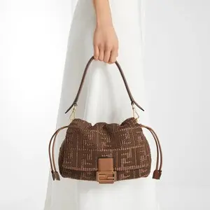 Fendi Mamma Baguette Medium Bag In Woven Raffia