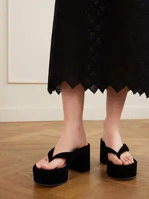 GIANVITO ROSSI 35 Suede Platform Thong Sandals - Black