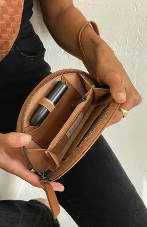 MANDRN Leather Halfmoon Wallet - Tan