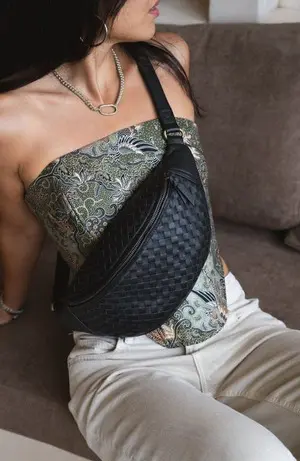 MANDRN Woven Leather Crossbody Bag - Black