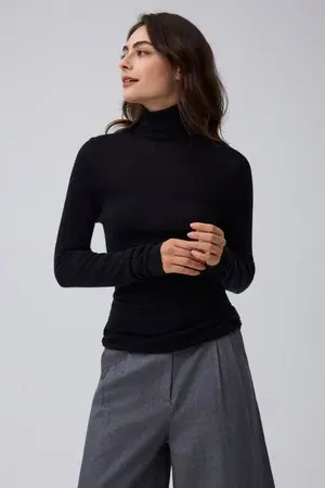 JUANA Ossa Knitted Hemp Turtleneck
