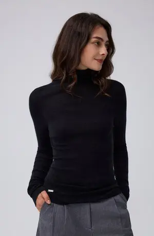 JUANA Ossa Knitted Hemp Turtleneck