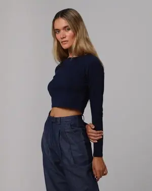 JUANA Hemp Essentials Cropped Raglan Tee - Indigo