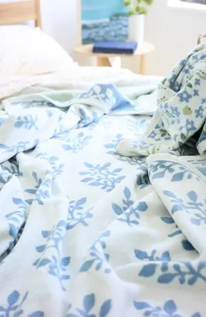 CHAPPYWRAP Garden Gate Throw Blanket