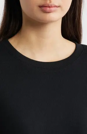 ARTLESS FOREVER Crawford Short Sleeve Top