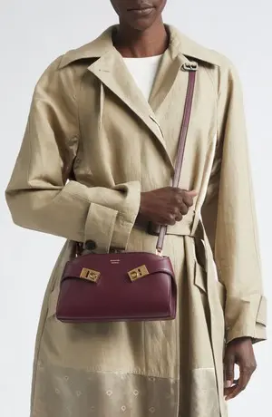 FERRAGAMO Gancio Flip-lock Crossbody Bag - Plum