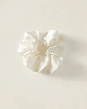 HAVEN WELL WITHIN Washable Silk Scrunchie Ivory