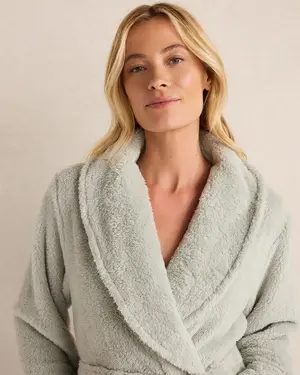 HAVEN WELL WITHIN Plush Robe