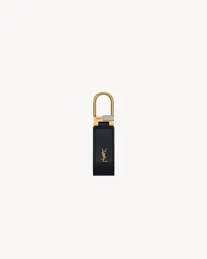 Saint Laurent Tiny Cassandre Keyring In Smooth Leather - Black