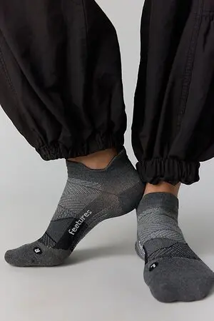 FEETURES Elite Ultra-light Tab Socks - Gray