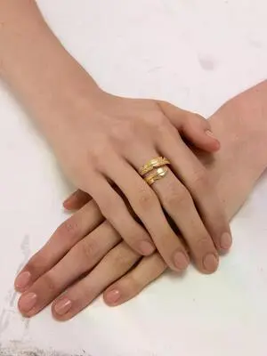 OTTOMAN HANDS Feather Motif Wrap Ring