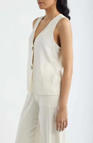 CITY BLUES Relaxed Fit V-neck Vest - Parchment