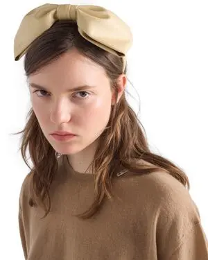 Prada Ribbed Cashmere Short-sleeve Sweater - Neutral