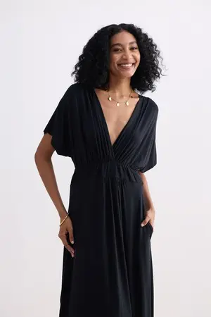 REISTOR Flowy A-line Maxi Dress With Side Slits - Black