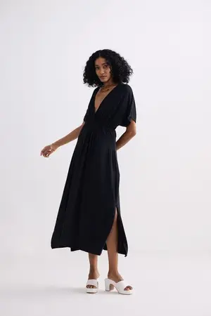 REISTOR Flowy A-line Maxi Dress With Side Slits - Black