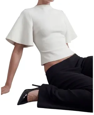 HEIRESS BEVERLY HILLS Sculpt Tee With Structured Sleeves - Ivory