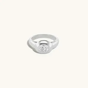 SOPHIE RATNER JEWELRY Venus Pinky Ring With Oval Diamond - One-color