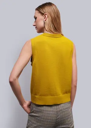 WILDFANG The Everyday Sweater Vest - Dijon