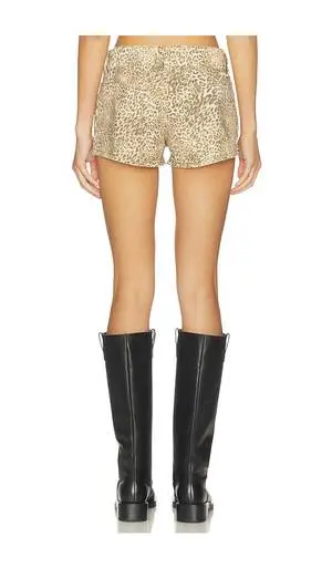 Lioness Gisele Short