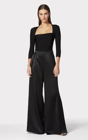 Herve Leger Bandage Top With Square Neckline And 3/4 Sleeves