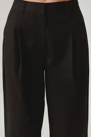 EXQUISE Polished Flowing Trousers