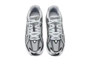 PUMA Skyjet Prisco Lace-up Sneakers - Silver