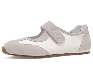 J/slides Nyc Round Toe Flats For Women