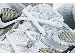 Nike V5 Rnr Athletic Sneakers - Silver