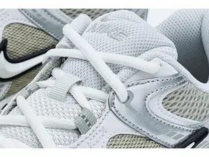 Nike V5 Rnr Athletic Sneakers - Silver