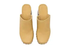 FRYE AND CO. Wylie Clogs With Stud Detailing