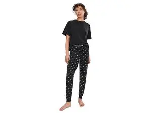 Lacoste Pyjama Set With Embroidered Crocodile Detail