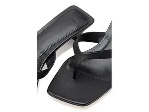 Vince San Juan Jelly Thong Sandals With Kitten Heel - Black