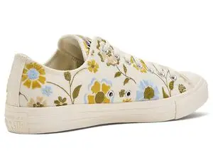CONVERSE Chuck Taylor All Star Low Top Sneakers - White