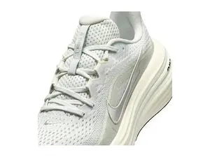 Nike Winflo 12 Athletic Shoes - Silver