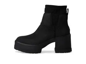 UGG Moxy Chelsea Boots - Black