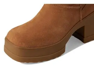 UGG Moxy Pull-on Boots