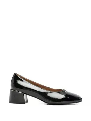LINDA BAUMANN Patent Leather Logo Plaque Pumps