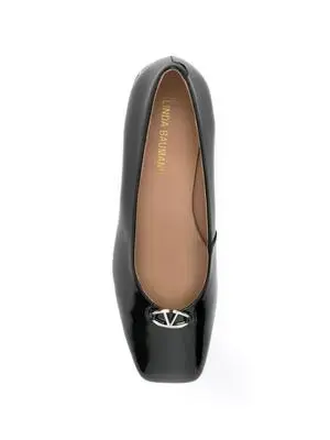 LINDA BAUMANN Patent Leather Logo Plaque Pumps