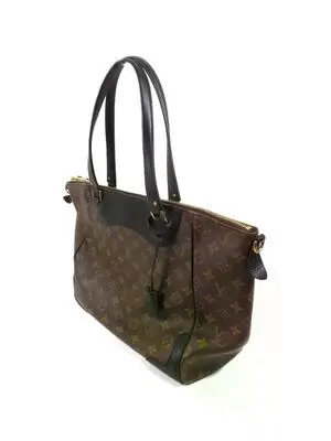 LOUIS VUITTON Estrella Shoulder Bag
