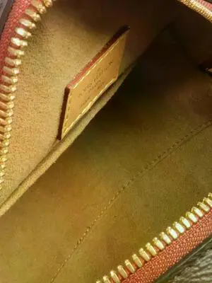 LOUIS VUITTON Boite Chapeau Souple Monogram Crossbody Bag