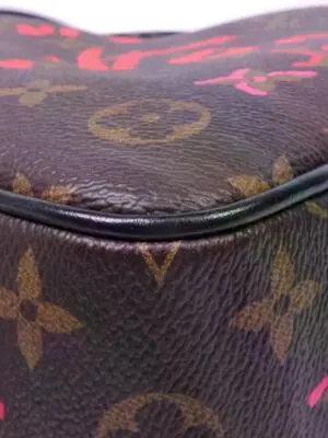 LOUIS VUITTON Heart Shape Shoulder Bag - Brown