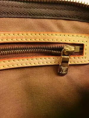 LOUIS VUITTON Speedy 25 Monogram Canvas Handbag