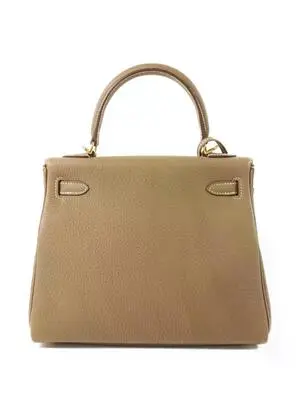 Hermès Kelly 25 Two-way Handbag In Grained Togo Leather With Gold-tone Hardware - Neutrals