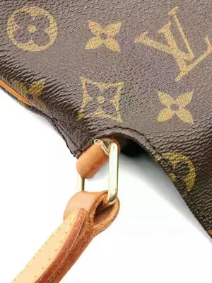 LOUIS VUITTON Monogram Shoulder Bag